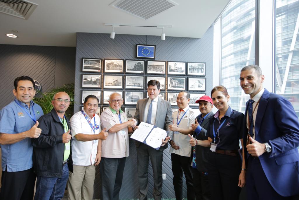 HARVESTING JUSTICE: MALAYSIAN SMALL FARMERS INCLUDING FROM SALCRA UNITE ...